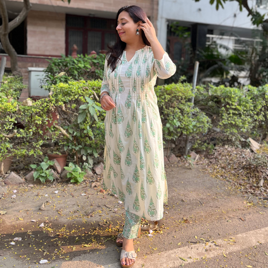 NEW ARRIVALS – Visual Echoes